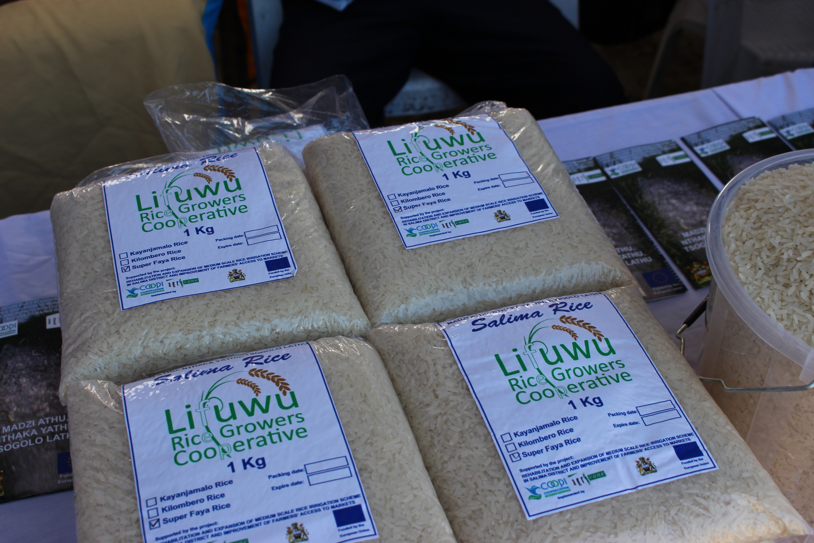 Malawi, Lifuwu farmers make their debut at the agribusiness fair | COOPI